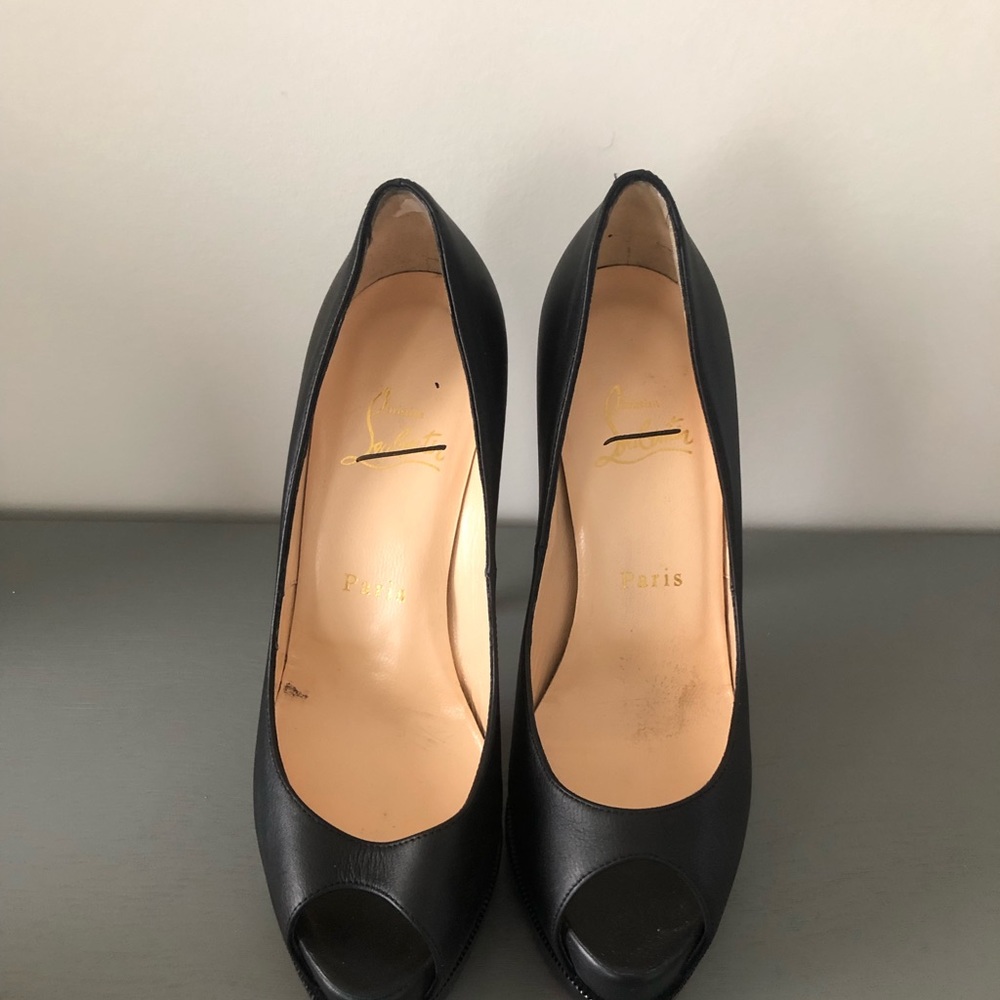 Christian Louboutin Peep Toe - Gem